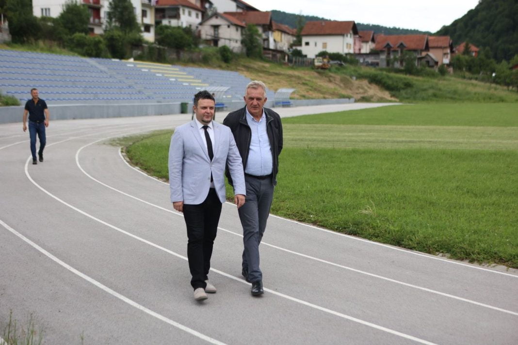 Značajne investicije Vlade TK u sportske objekte u Kladnju - Tuzlanska ...