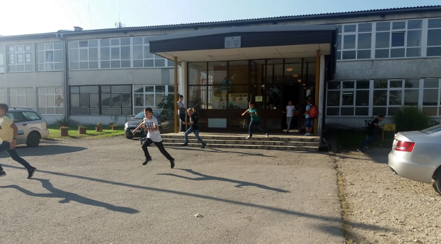 Apel policije roditeljima i učenicima: Uhvaćen još jedan maloljetnik ...